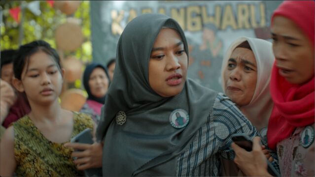 Trailer: Bu Tejo helps her husband to become a village head, will she ...