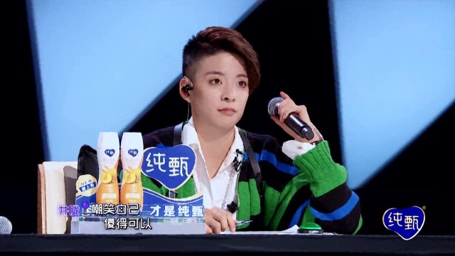 The Underground Walkway Singer Jing Long Got on Stage to Sing - Watch ...