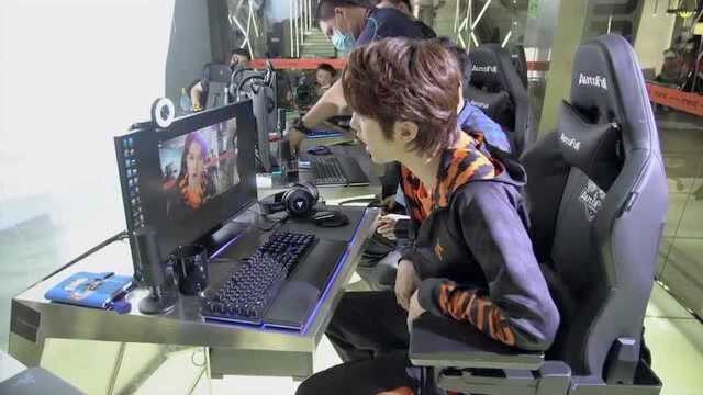 Ling Chao Special: KUN in the series | Falling into Your Smile - Watch ...