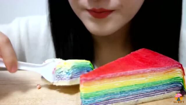 Miss Sister eats fruit layer cake, it’s delicious, and it’s delicious. - Watch HD Video Online ...