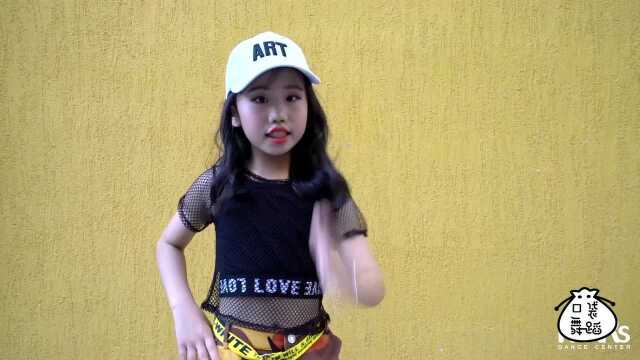 Four cute little jade rabbits! Mini MaRs Children's Team Jumping ...