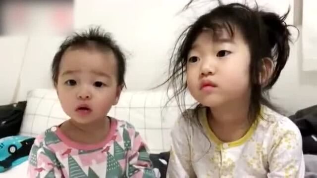 The two treasures who just woke up sat together in a daze, and God ...