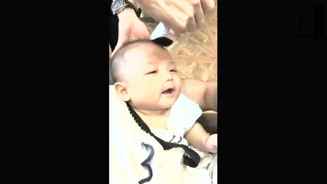 Tickling baby cuts hair, even the hairdresser smirks - Watch HD Video ...