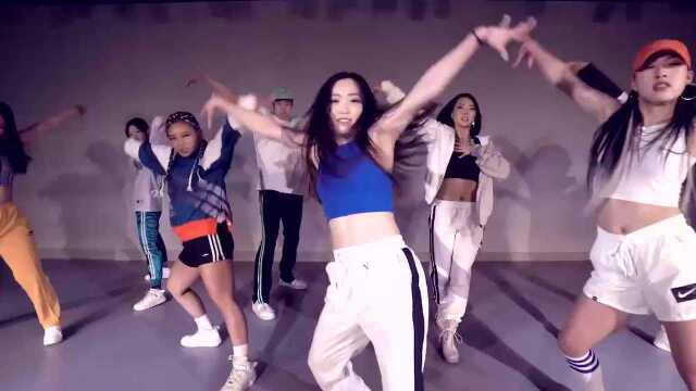 Foreign dancers danced together, everyone performed very well and ...