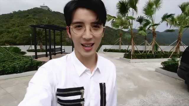 BTS: Tour Around ZGDX Gaming House With Xiao Rui | Falling into Your Smile - Watch HD Video ...