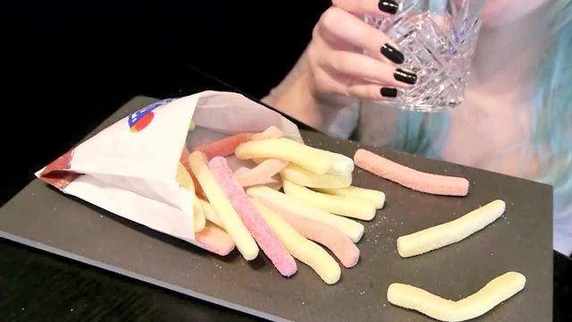 Sour sweet candy simulation fries, chewing sound super cool, Miss ...