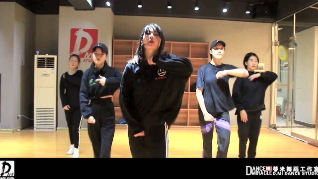 การเต้นรำเป็นท่าทางทางจิตวิญญาณ Xiangtan DMI Timi dance 2018 รุ่นผสม ...