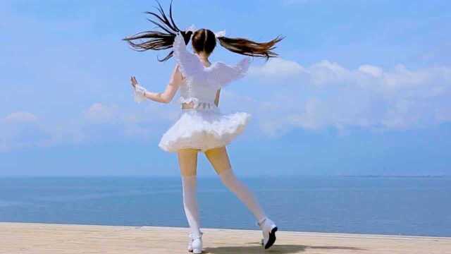 Little angels come to play! Dancing at the seaside - Watch HD Video ...