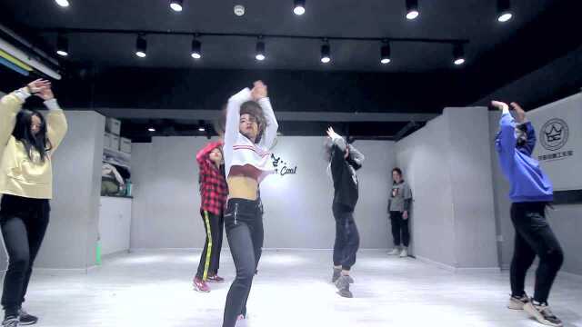 Chongqing Yubei Longku Street Dance, Fang Fang teacher class real shot, dance show "BB" - Watch ...