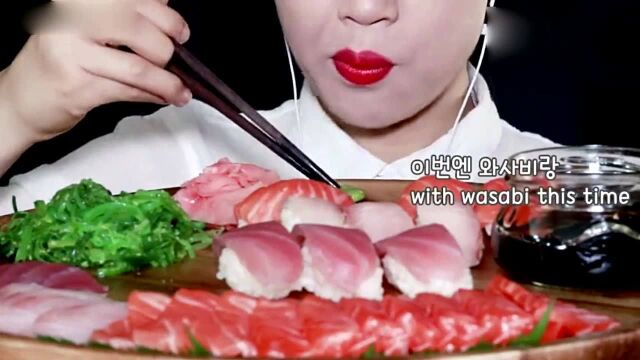 Gourmet food broadcast: foreign red lips beauty, eat sashimi sashimi and sashimi sushi - Watch ...