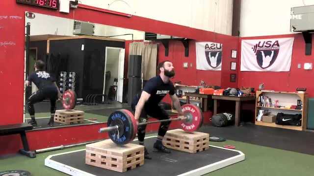 Men come to the gym to exercise, it is sure to come to the gym, not to ...