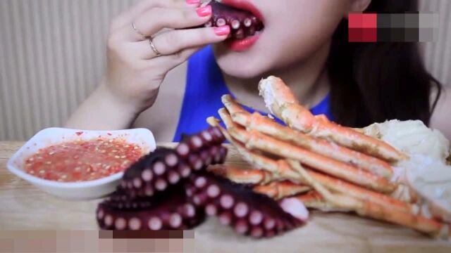 Eat Miss Miss Sister, eat octopus tentacles and king crab legs, taste I ...