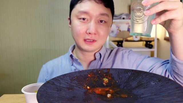 Mercedes-Benz brothers eat fried rice rolls! One roll after another ...