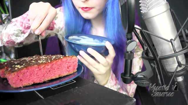 Korean sister paper eats pink cake, soft voice, listens well - Watch HD ...