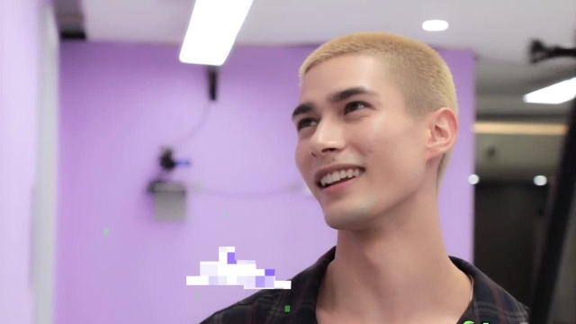 Mika's Vlog: Remake the MV and Unlock a Secret Base. Listen to me ...