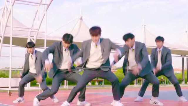 SEVENTEEN "A-TEEN" outdoor dance jumps, Hwan teacher choreograph ...