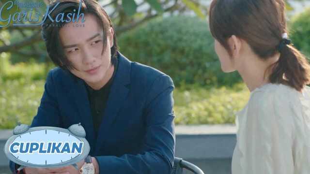 Parallel Love (Garis Kasih) | Cuplikan EP17 Menyembunyikan Sesuatu | 时间倒数遇见你 | WeTV 【INDO SUB ...