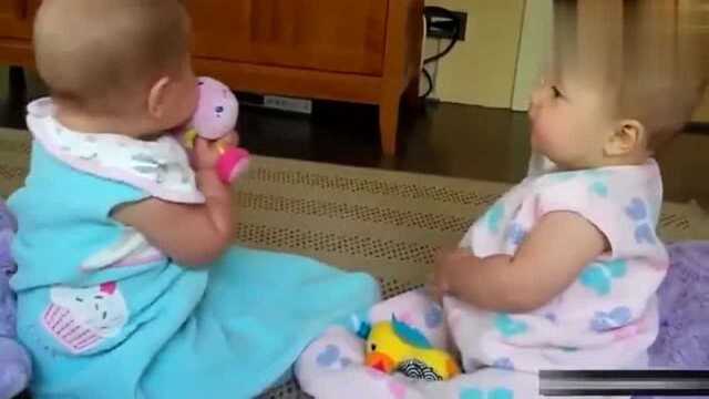 The war between twin babies, this time is the pacifier - Watch HD Video ...