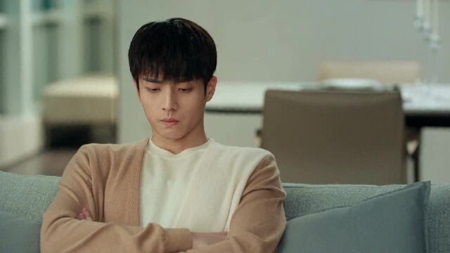 Gu Nanzhou Is Envious! Jianqing and Zhou Argues|Hello Mr. Gu - Watch HD Video Online - WeTV