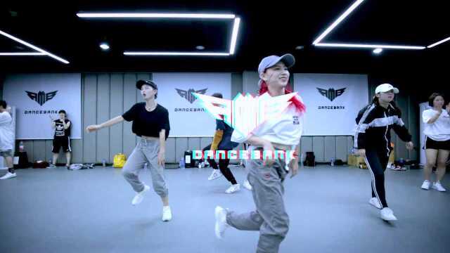 RMB dance room Xin children choreographed "no limit" - Watch HD Video ...