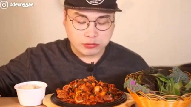 South Korea's big stomach king donkey eat spicy fried pork slices, why ...