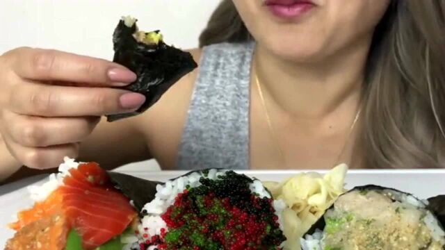 Thailand eats fish roe sushi and squid sushi, and looks good! - Watch ...