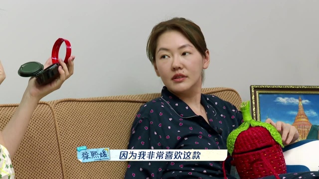 EP8:Barbie Hsu(Da S)&Dee Hsu(Xiao S) were painted on their face with ...