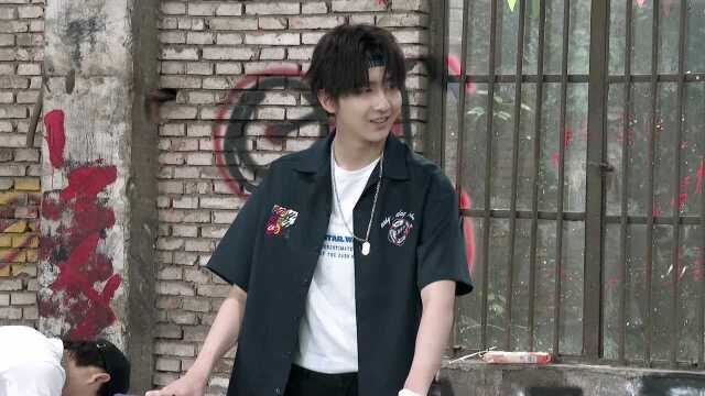 EP2:[Ryan Zhao is ready] Ryan Zhao dances while takes photos, and makes ...